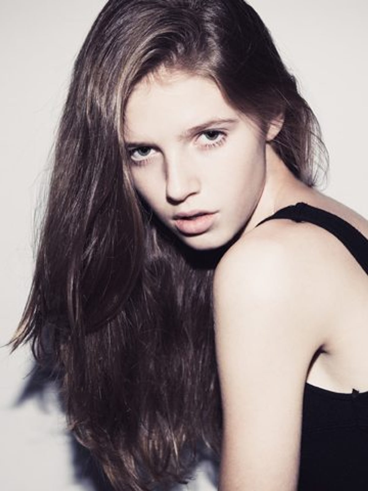 Model Minute: Kirsten - FASHION Magazine