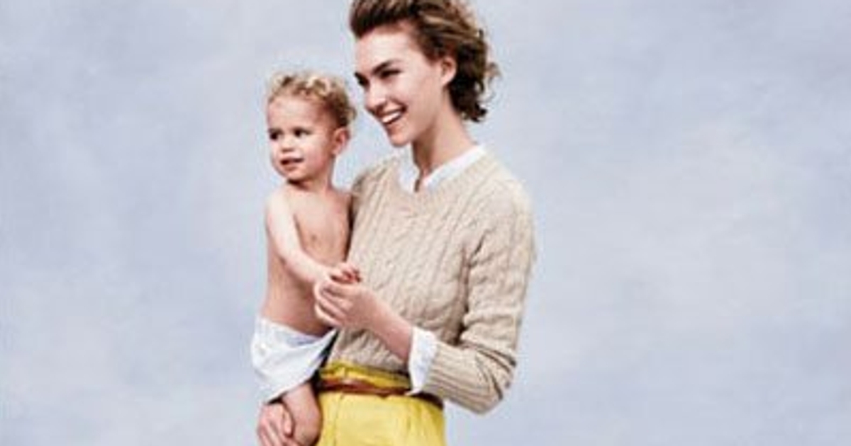 Fashion news: Arizona models with her babe, Karl directs for... ice ...