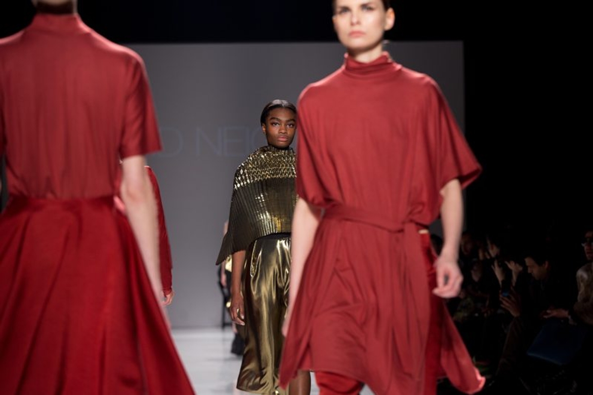 Sid Neigum Fall 2014: The designer takes fabric manipulation to new ...