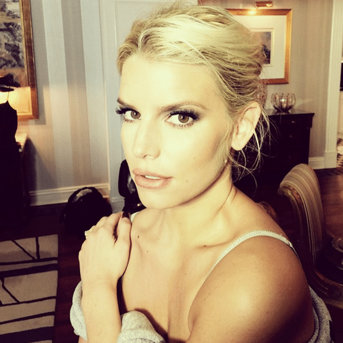 In the craziest example of #didnotwakeuplikethis, Jessica Simpson has a ...