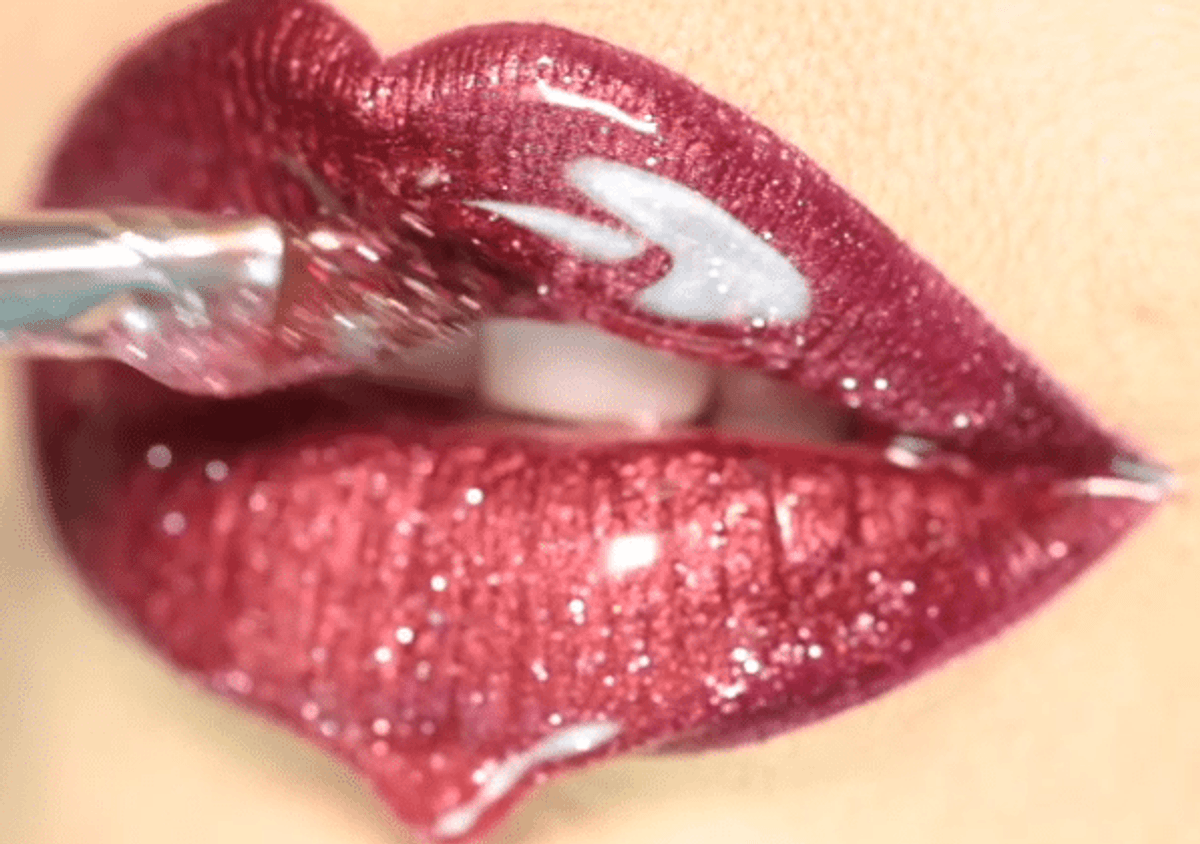 These dripping lipstick tutorials are beyond mesmerizing - FASHION Magazine