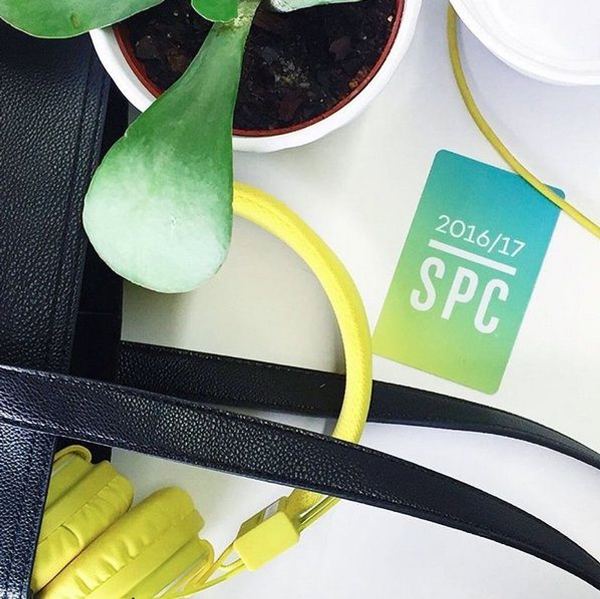 5 discounts worth saving your student ID cards for - FASHION Magazine