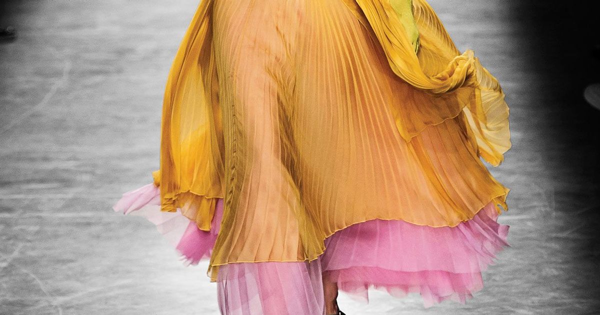 Charting the History of the Yellow Dress, from the Red Carpet to the ...