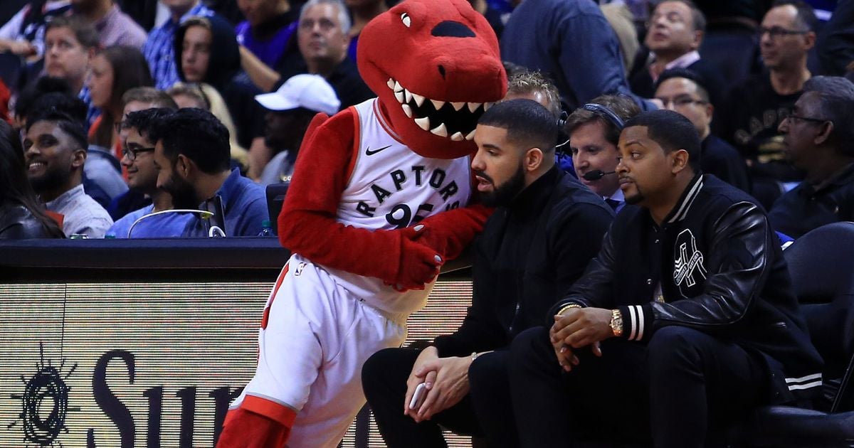 13 Ways to Show You Love the Toronto Raptors - FASHION Magazine