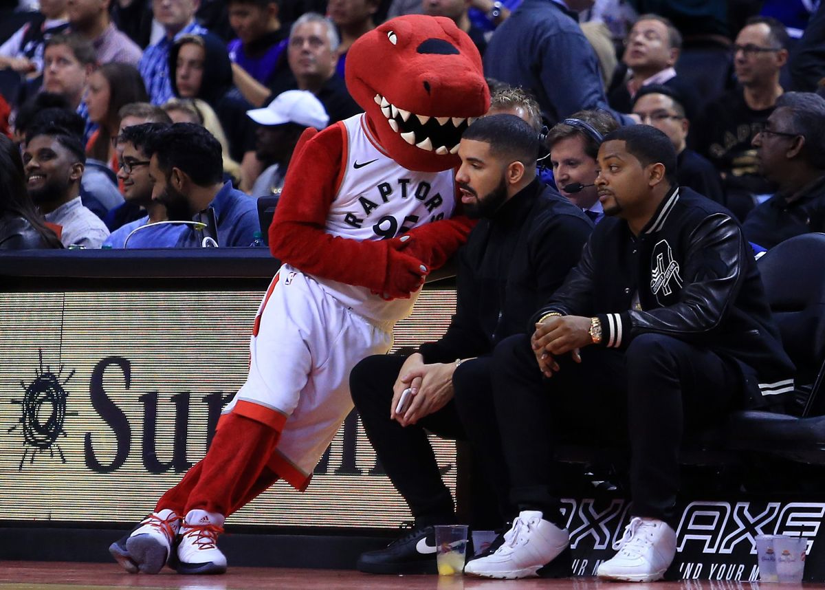 13 Ways to Show You Love the Toronto Raptors - FASHION Magazine