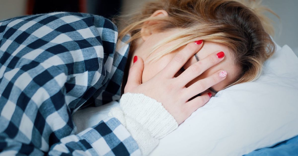 5 Makeup Tricks to Hide the Hangover From Hell - FASHION Magazine