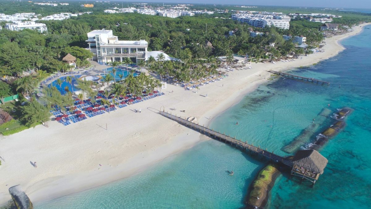 This Luxury Resort in Playa del Carmen Appeases Even the Pickiest ...