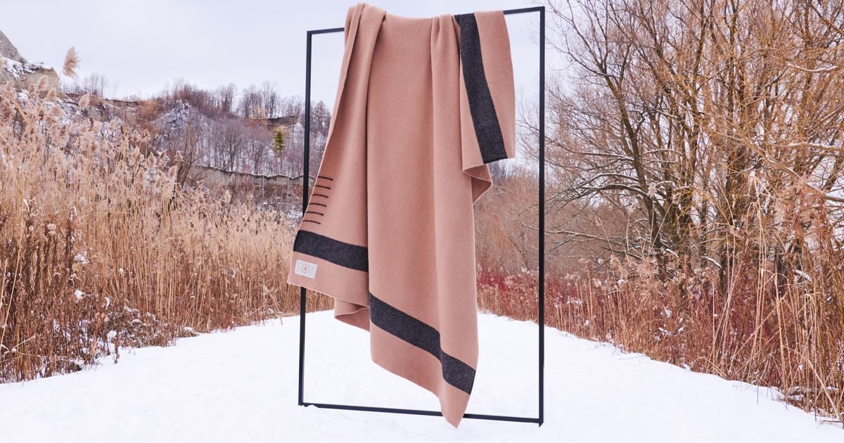How The Hudson's Bay Point Blankets Became a Canadian Icon - FASHION ...