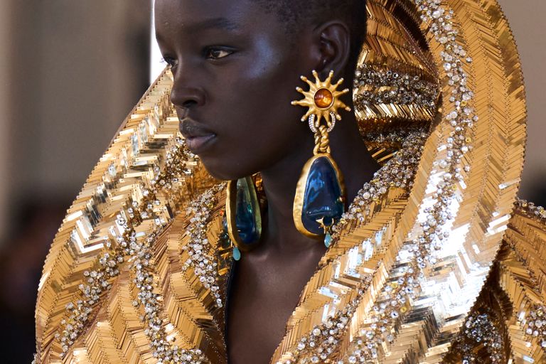 Schiaparelli Spring 2022 Couture Collection: A Golden Sci-Fi Adventure ...