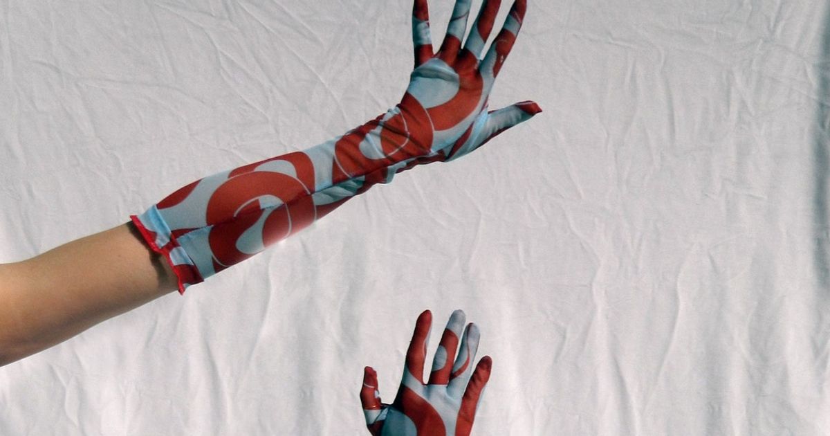 Gloves Are The It Accessory For 2022 + 12 Pairs To Shop - FASHION Magazine