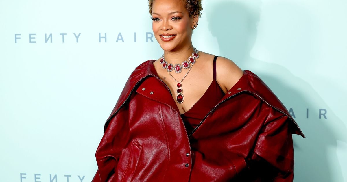 Rihanna Hair: Her Most Memorable Haircuts and Colours Ever - FASHION ...