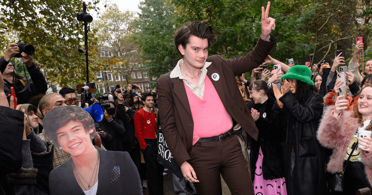 Celebrity Lookalike Contests Took Over In 2024 - FASHION Magazine