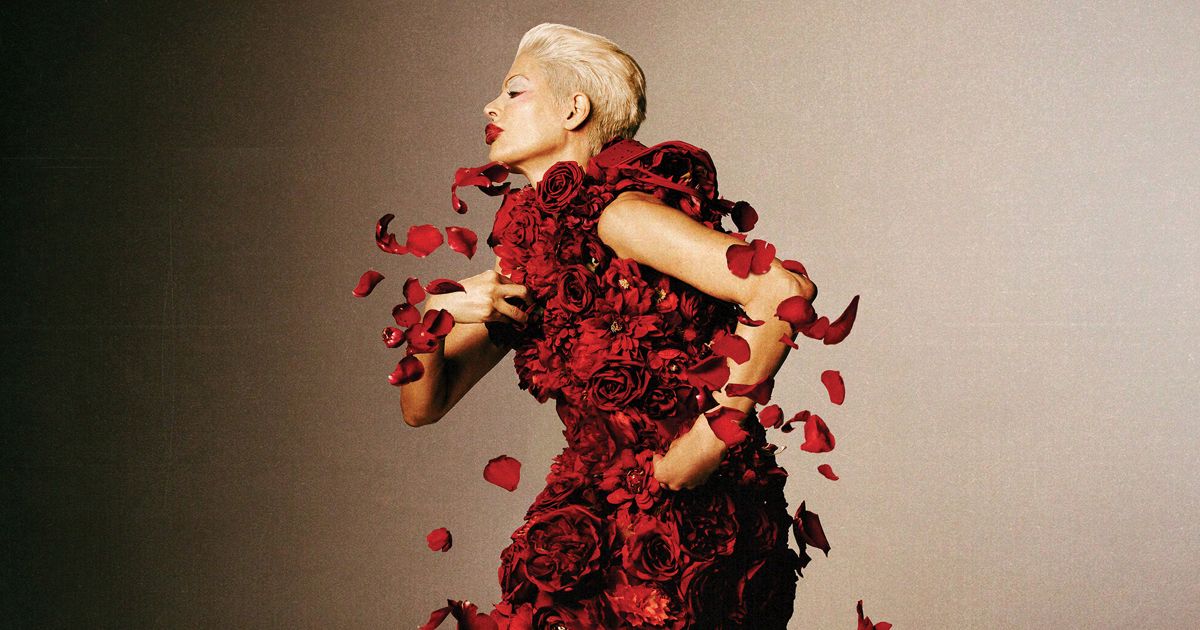 Lisa Rinna is FASHION's March Cover Star - FASHION Magazine