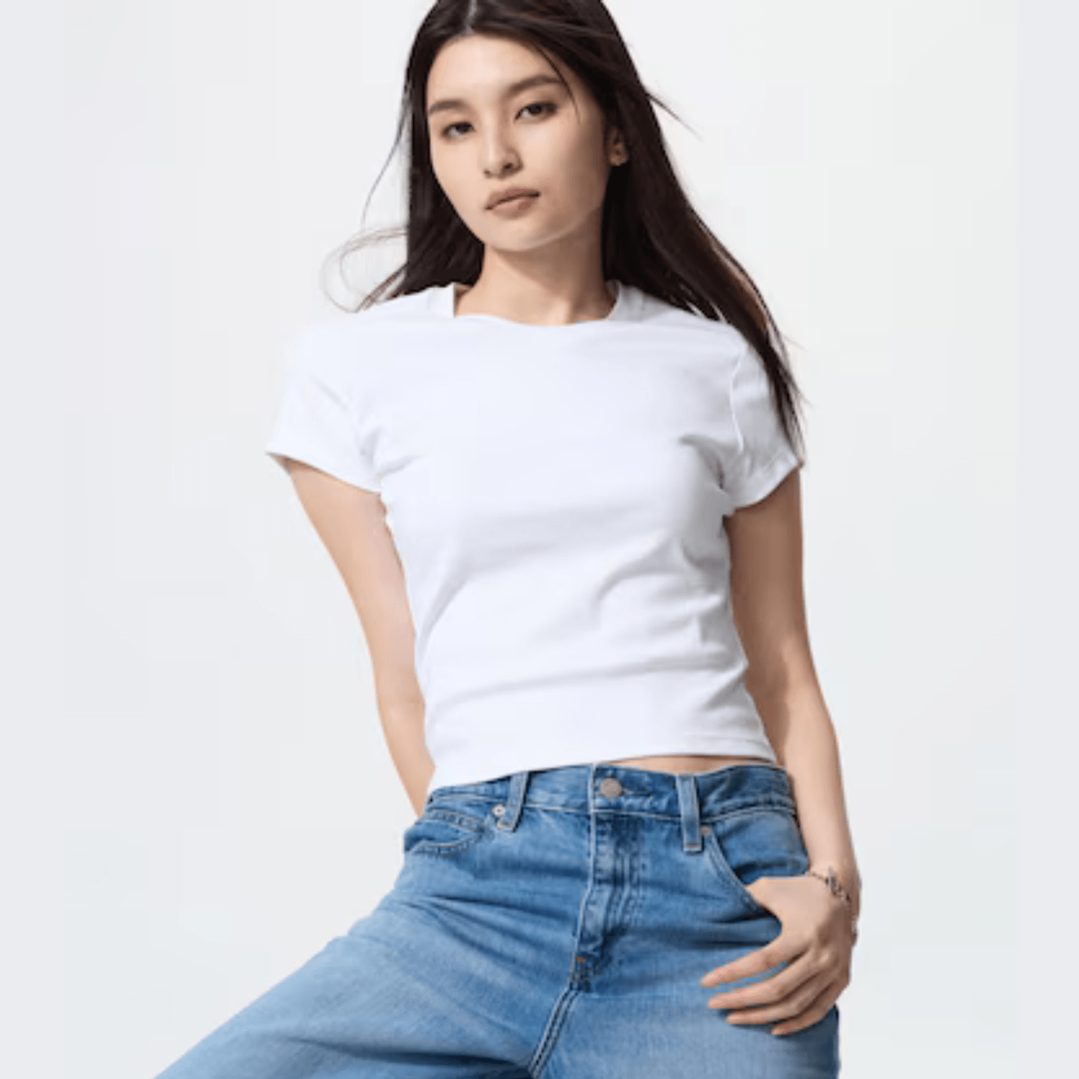 How to Find the Perfect Plain White T-Shirt - FASHION Magazine