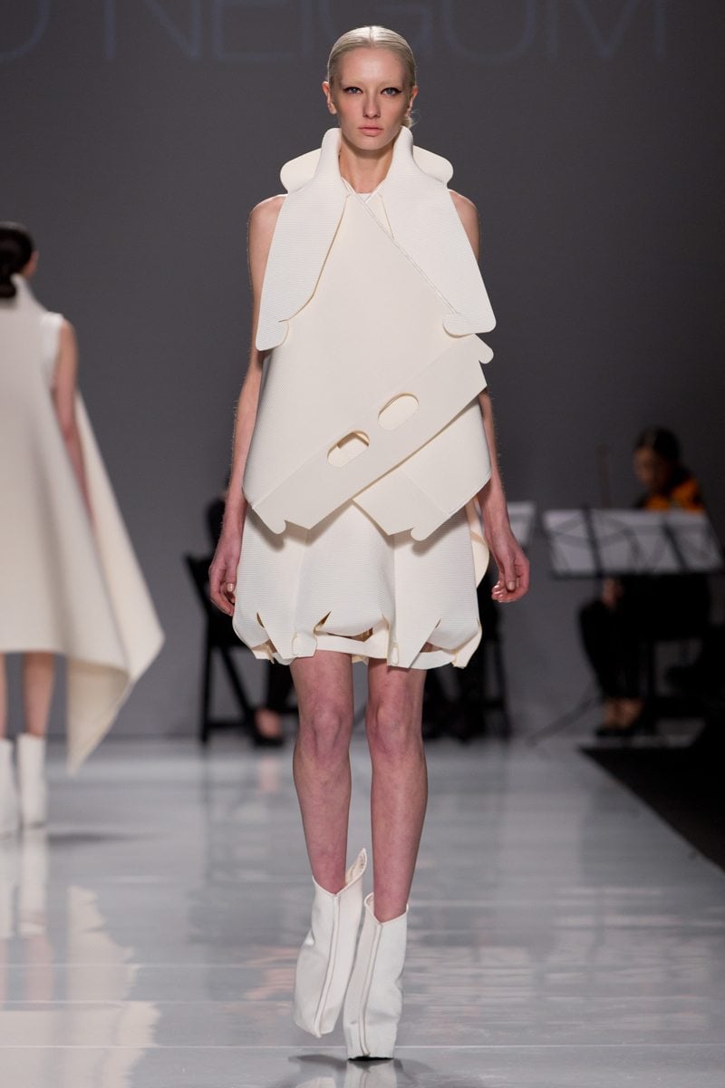 Sid Neigum Fall 2014: The designer takes fabric manipulation to new ...