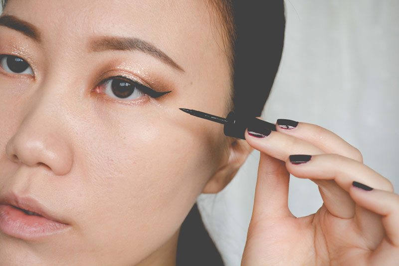 Holiday makeup tutorial: Here's how to get the dramatic lashes of your ...