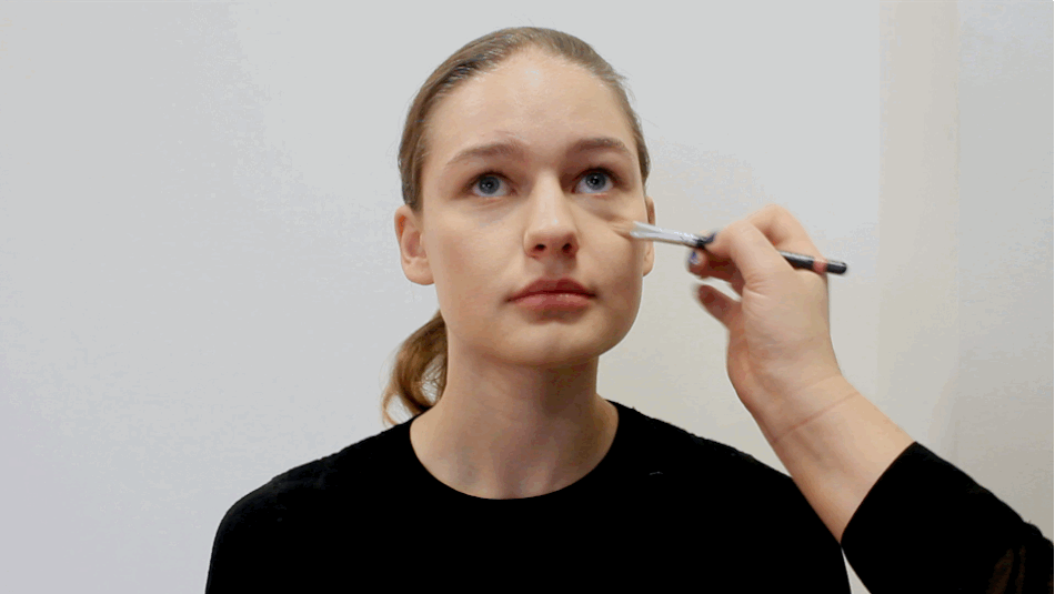 Holiday makeup gif tutorial: How to do the perfect metallic smoky eye ...