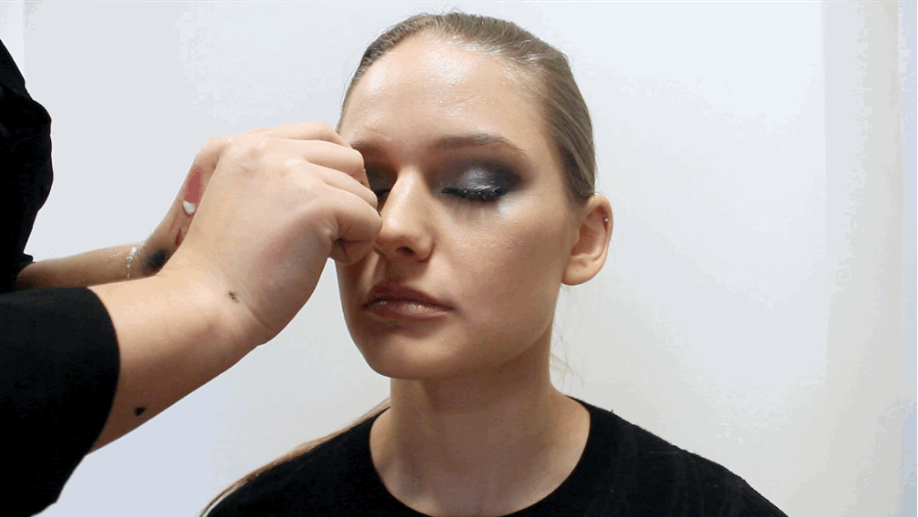 Holiday makeup gif tutorial: How to do the perfect metallic smoky eye ...