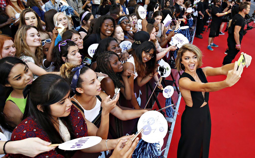 MMVA 2015: 22 photos of all the best-dressed (in Canadian!) stars on ...