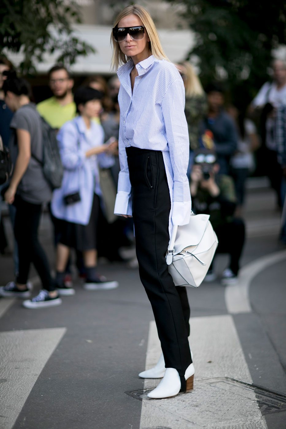 25 Ways to Style a Shirt According to the Street Style Stars - FASHION ...
