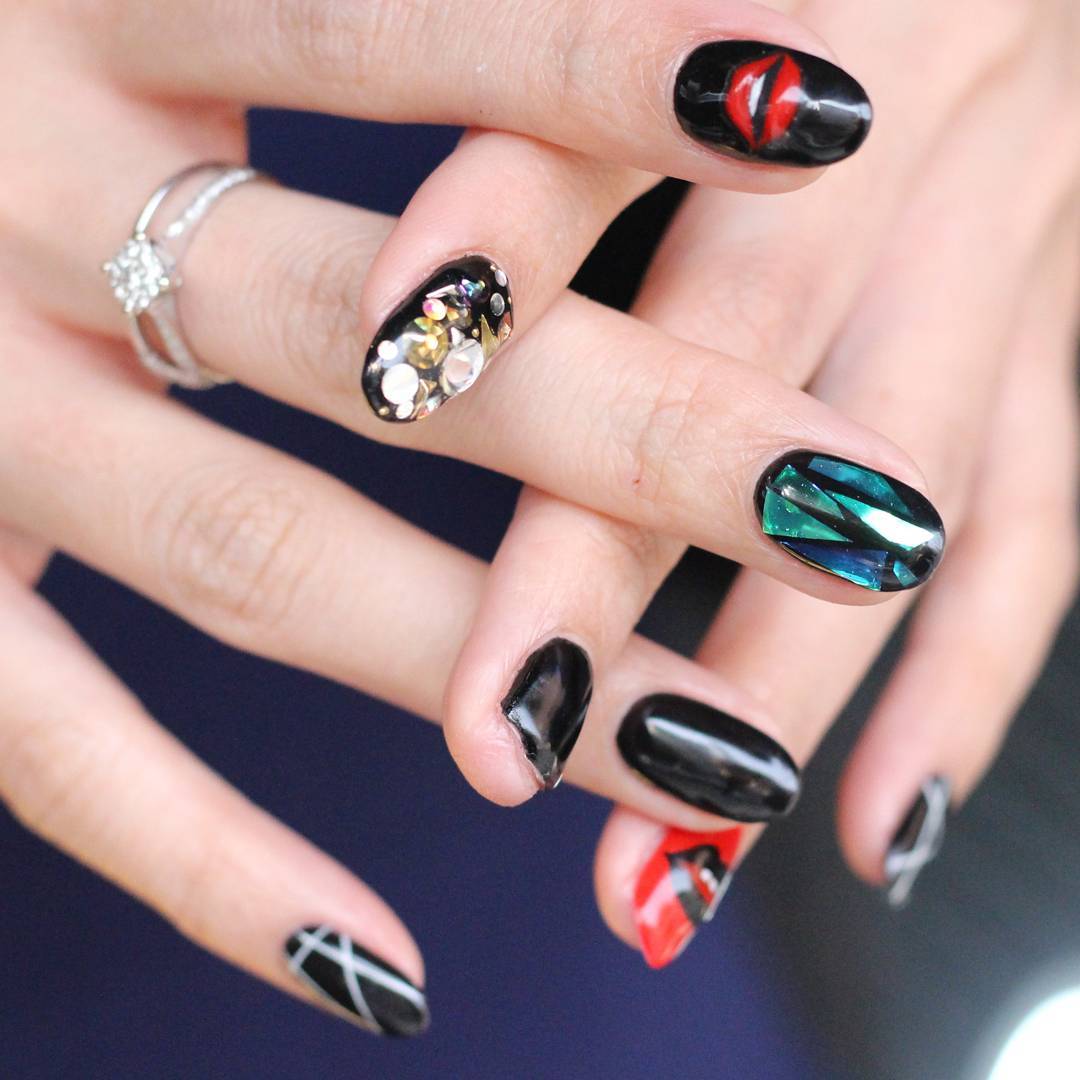Meet the Korean Nail Artist Behind Shattered Glass Nails, Bracelet ...