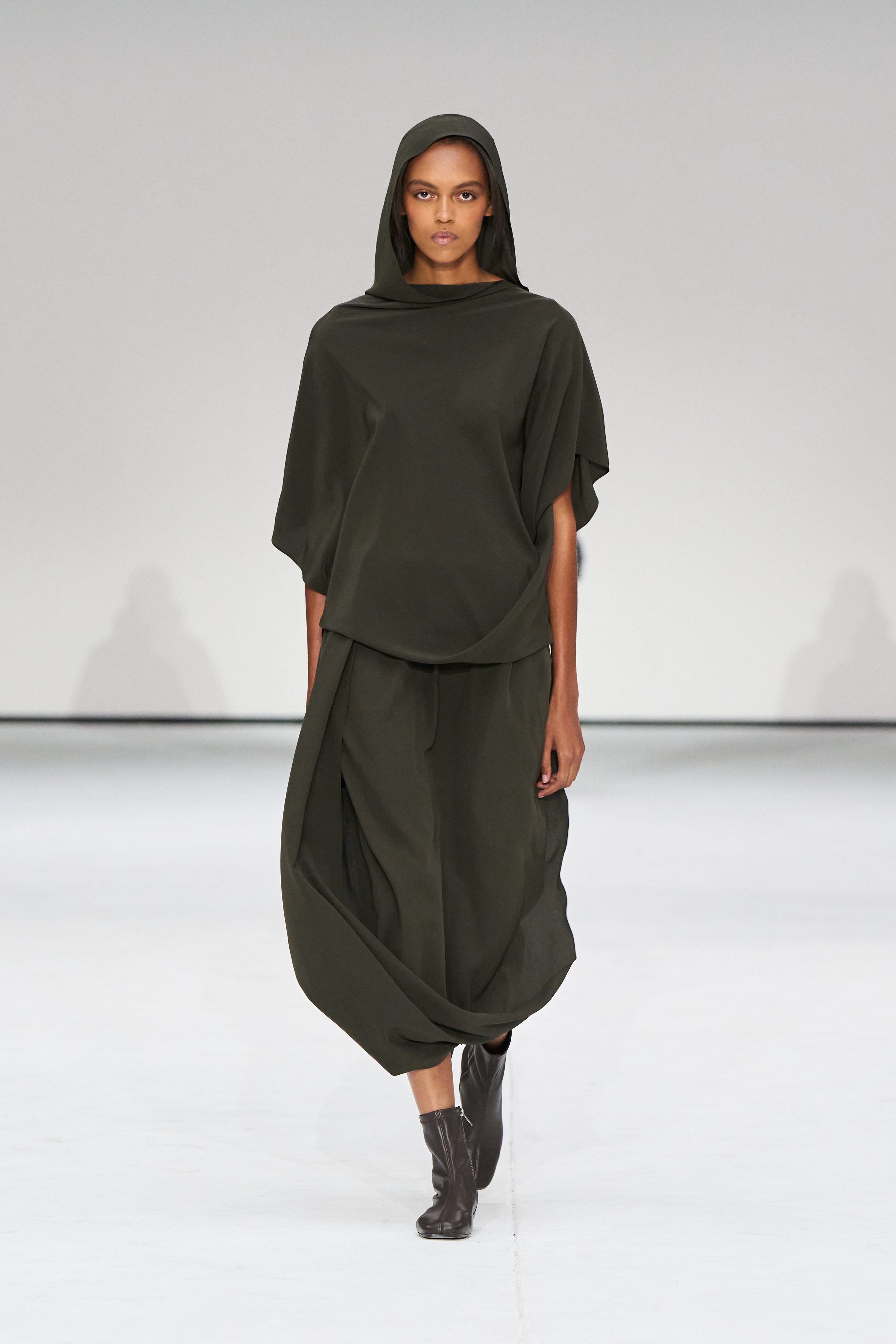 COS Fall 2025 NYFW: Show Review - FASHION Magazine